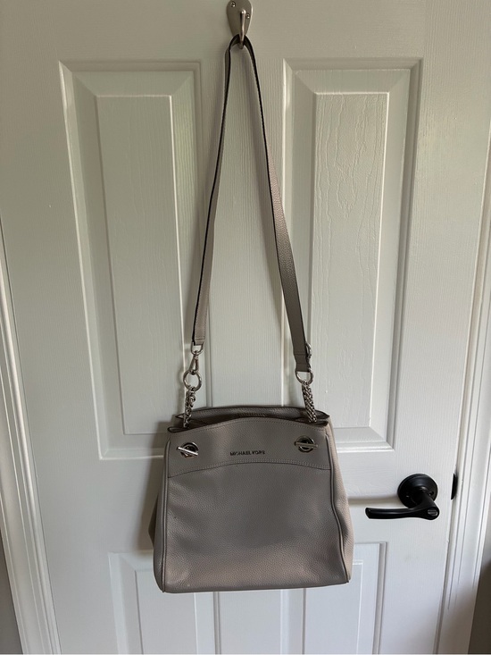 Michael Kors | Bags | Michael Kors Jet Set Pebbled Leather Shoulder Bag ...